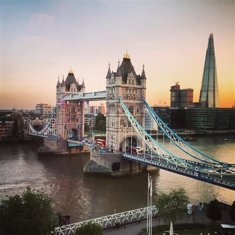 Premium Photo Tower Bridge Over Thames River During Sunset