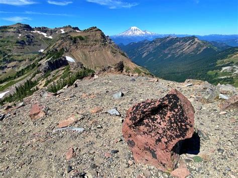 220 Goat Rocks Wilderness Area Foto Foto Stok Potret And Gambar Bebas