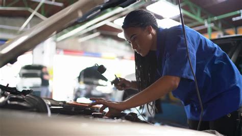 5500 Auto Repair Woman Stock Videos And Royalty Free Footage Istock