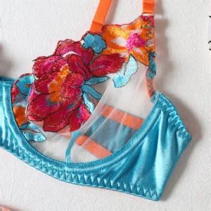 Wholesale China Factory Hot Transparent Girls Sexy Underwear Women Sexy Lingerie Hollow 3 Piece