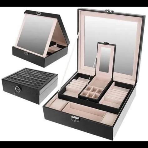 Шкатулка органайзер для хранения украшений из кожзама с зеркалом на ключике черная 25 5 х 25 5 х