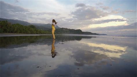 노을진 바다 춤추는 여인과 힐링 음악sunset Sea Dancing Women And Healing Music Youtube