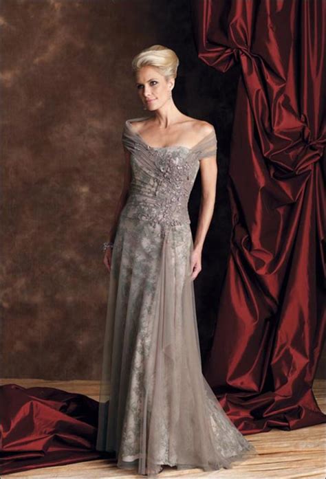 10 Killer Wedding Dresses For Older Brides
