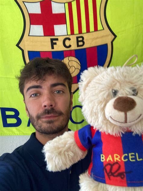 Reto Conseguido Un Chico Encuentra El Peluche Escondido Por Ricky Gervais