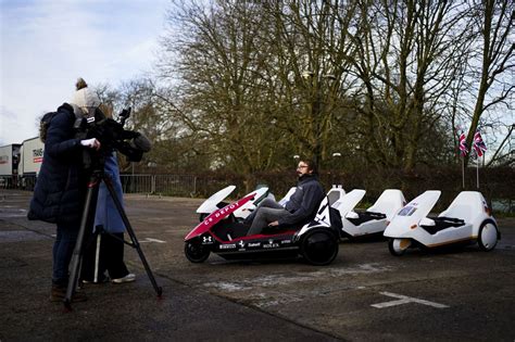 Sinclair C5 Fans Gather To Celebrate ‘iconic Vehicles 40th Anniversary Messenger Newspapers
