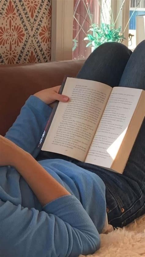 Reading Aesthetic Academia Outfits Fall Fashion Book Aesthetic Sweater