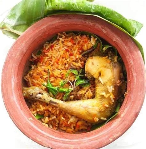 အုန်းထမင်း Three Love မြေအိုးဒံပေါက် ကြက်ကောက်ညင်း Facebook