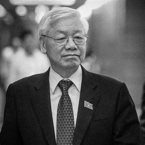 “người ra đi đầu không ngoảnh lại sau lưng thềm nắng lá rơi đầy” Đất