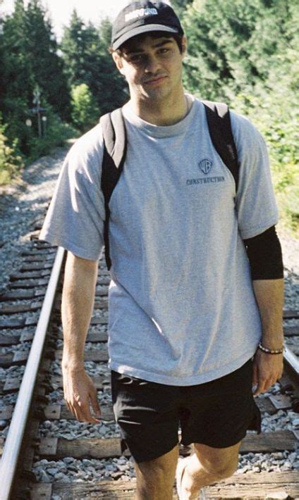 Pin On Noah Cute Celebrity Guys Noah Celebs