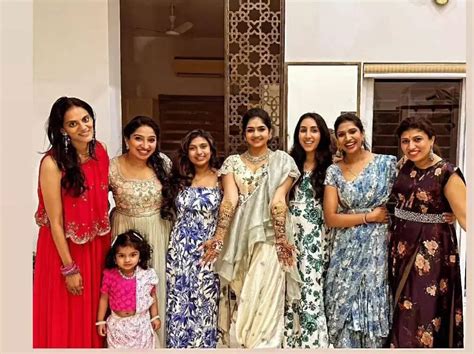 விஜய குமாரின் பேத்தி தியா திருமணம் ஒன்று கூடிய குடும்பம் இன்ஸ்டாவை கலக்கும் ஃபோட்டோஸ்