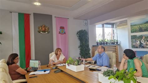 Кметът Галина Стоянова обсъди със Синдикатите увеличението на заплатите