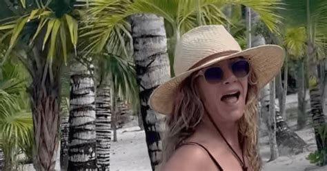 Braless Jennifer Aniston Flaunted Her Incredibly Toned Physique In A