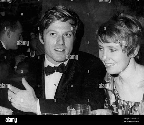 Robert Redford And His Wife Circa 1968 © Jrc The Hollywood Archive