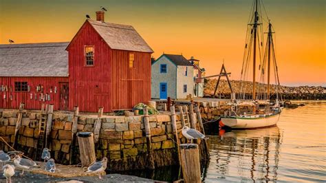 19 Charming Small Towns In New England To Visit This Summer