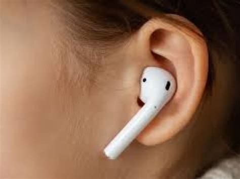 Excessive Earbuds Use Can Cause Hearing Loss Allergy Warn Experts The Patriot