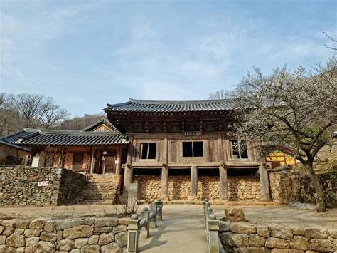 잘 늙은 절 화암사