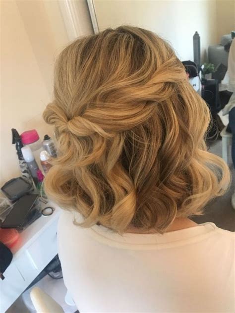 20 Hairstyles For Women Over 50 Valemoods Grey Hair Inspiration