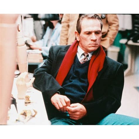 The Fugitive Tommy Lee Jones Tommy Lee Jones In Jacket With Badge In