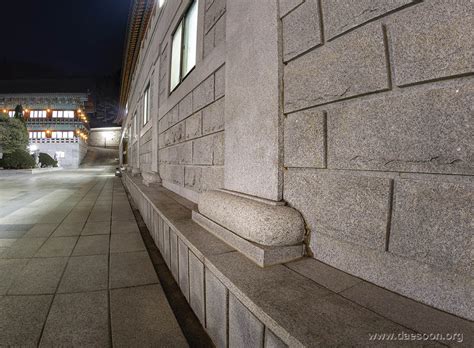 도장 건물의 주춧돌 초석礎石