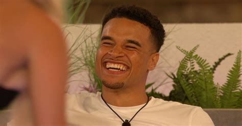 Love Island Funniest Memes From The First Episode Devon Live