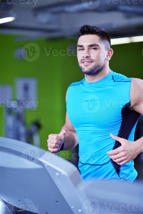 Man Running On The Treadmill 10944016 Stock Photo At Vecteezy