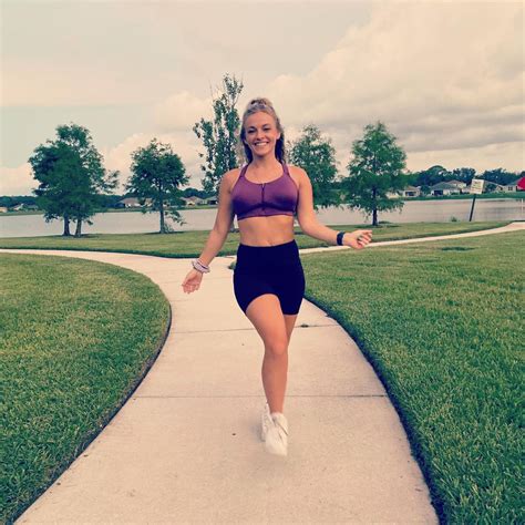 Teen Mom Mackenzie Mckee Shows Off Six Pack Abs In Tiny Sports Bra As