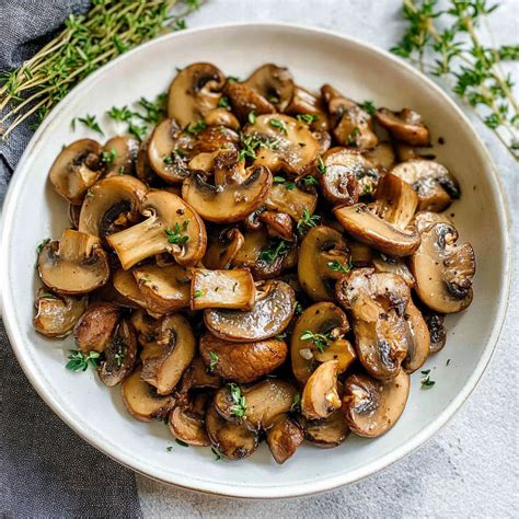 Sautéed Mushrooms With Garlic