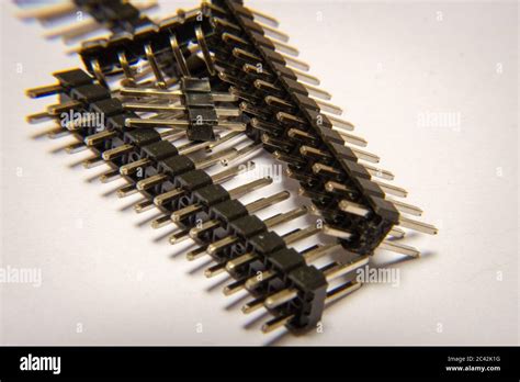Fiches mâles à embase pour arduino permettant de connecter facilement d autres modules Photo