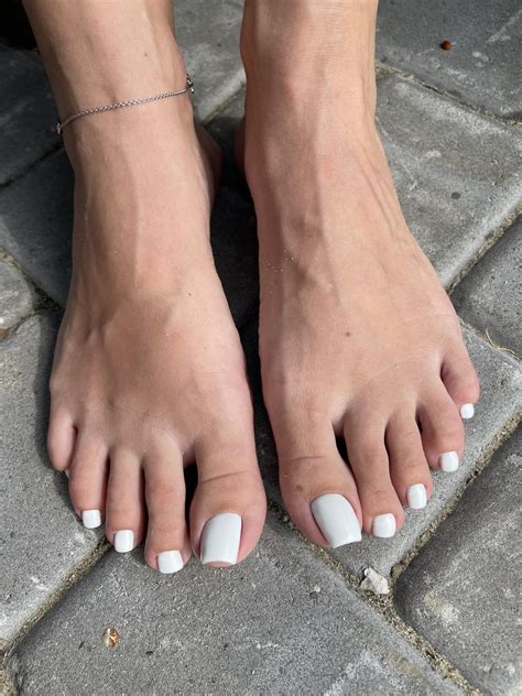 White So Beautiful 😍🤍 R Feetexpo