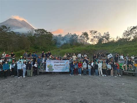 Smpk Trimulia Goes To Merapi Sekolah Kristen Trimulia