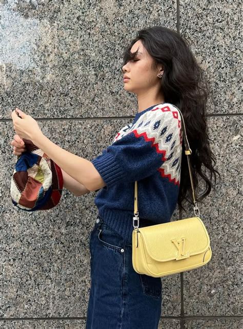 드라마 한 작품으로 Sns 팔로워 2300만명 증가한 월드 스타 여배우 일상룩 패션룸