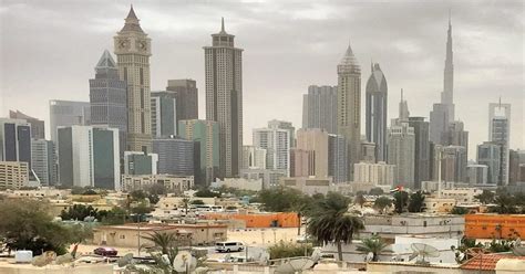 Slum In Dubai एक दुबई ऐसा भी गंदगी बदबू के बीच ऐसे रहते हैं गरीब हर