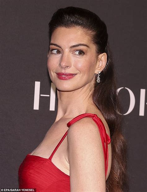 Anne Hathaway 42 Looks Smitten With Husband Adam Shulman 44 As They