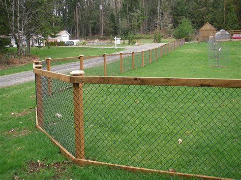 Chain Link Fence With Cedar Wood Trim Residential And Commercial Fences