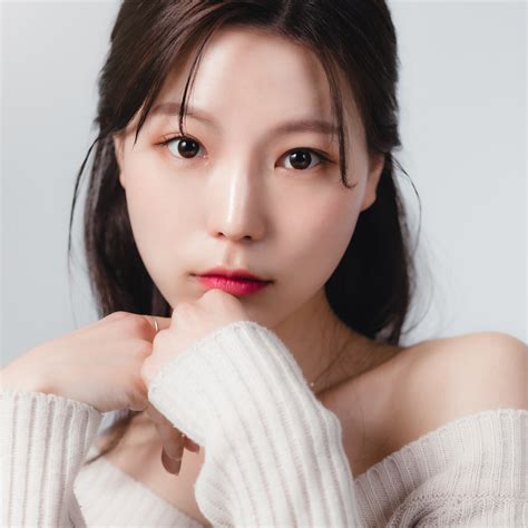 [모델프로필] 모델 ‘민정 프로필 촬영 개인·프로필 사진 포트폴리오 크몽