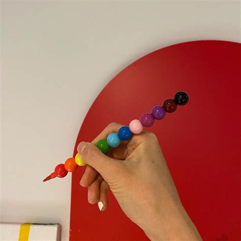 Supersmile Shop 🟡🟢동글동글 구슬색연필🌈♥️♥️ 오늘부터 다이어리에 그림도 그릴거예요🙃 다이어리 꾸미는 재미에 폭 빠질거 같아요♥️ 🙂 슈퍼