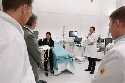 Prins Daniel Besökte Företaget Getinge Kungahuset