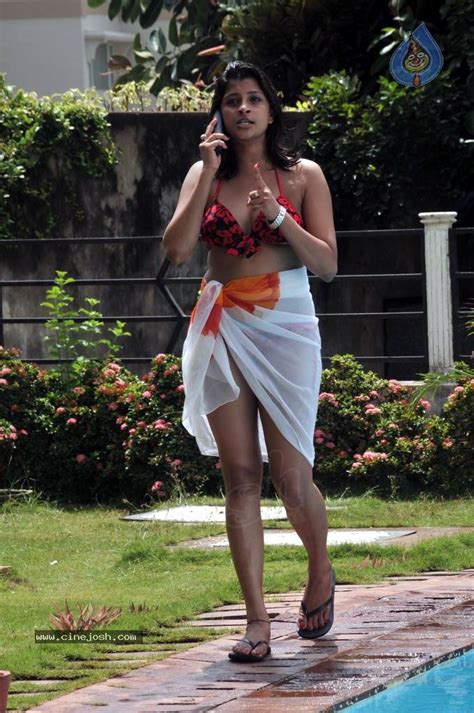 Nadeesha Hemamali Spicy Stills Photo Of