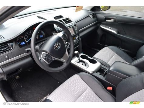 Light Gray Interior 2012 Toyota Camry Se Photo 102785723