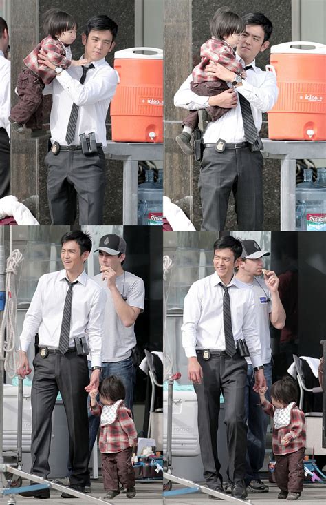 [celeb] John Cho His Son And His Ears On The Set Of Flashforward R