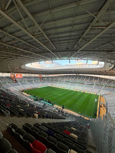 البلاد صور ملعب نيلسونمانديلا في أبهى حلة وجاهز لحفل إفتتاح