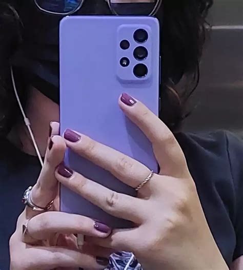 32 عکس دختر با گوشی سامسونگ برای پروفایل