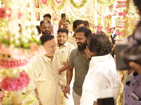 తమిళ సినీ నిర్మాత కూతురి పెళ్లిలో ప్రముఖులు ఫోటోలు Dr Isharik Ganesh Daughter Preethaa Weds