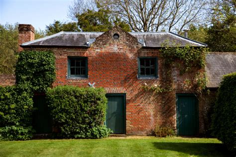 Updown Farmhouse A Colorful Country Retreat In Kent Remodelista