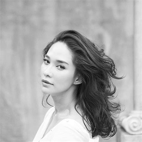Ploy Chermarn 美 顔 俳優