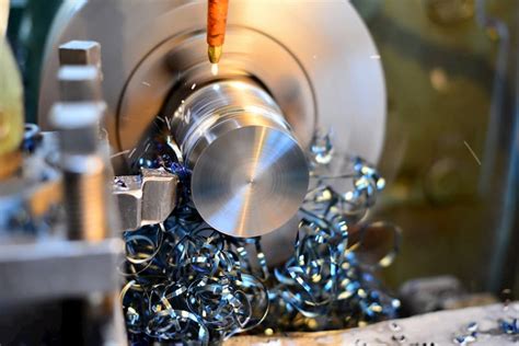 What Is The Difference Between CNC Milling Turning