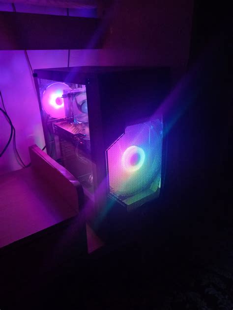 کیس کامل گیمینگ به همراه مانیتور