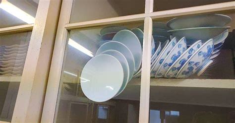 საჭიროა თუ არა სამზარეულოს კარადის გატეხვა იმისათვის რომ გამოიღოთ ჩინური ფაიფურის სერვიზი