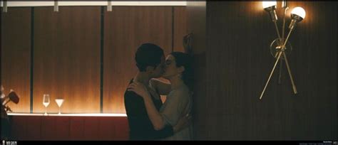 The Messed Up True Story Behind Dead Ringers