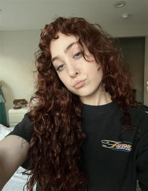 Chappell Roan No Makeup Photos Emerge As Artist Goes Viral After Grammy